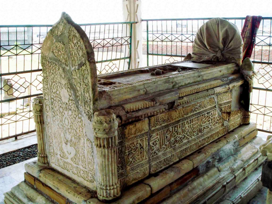 Kuburan Sultan al –Malik-as-Shalih | BWCF